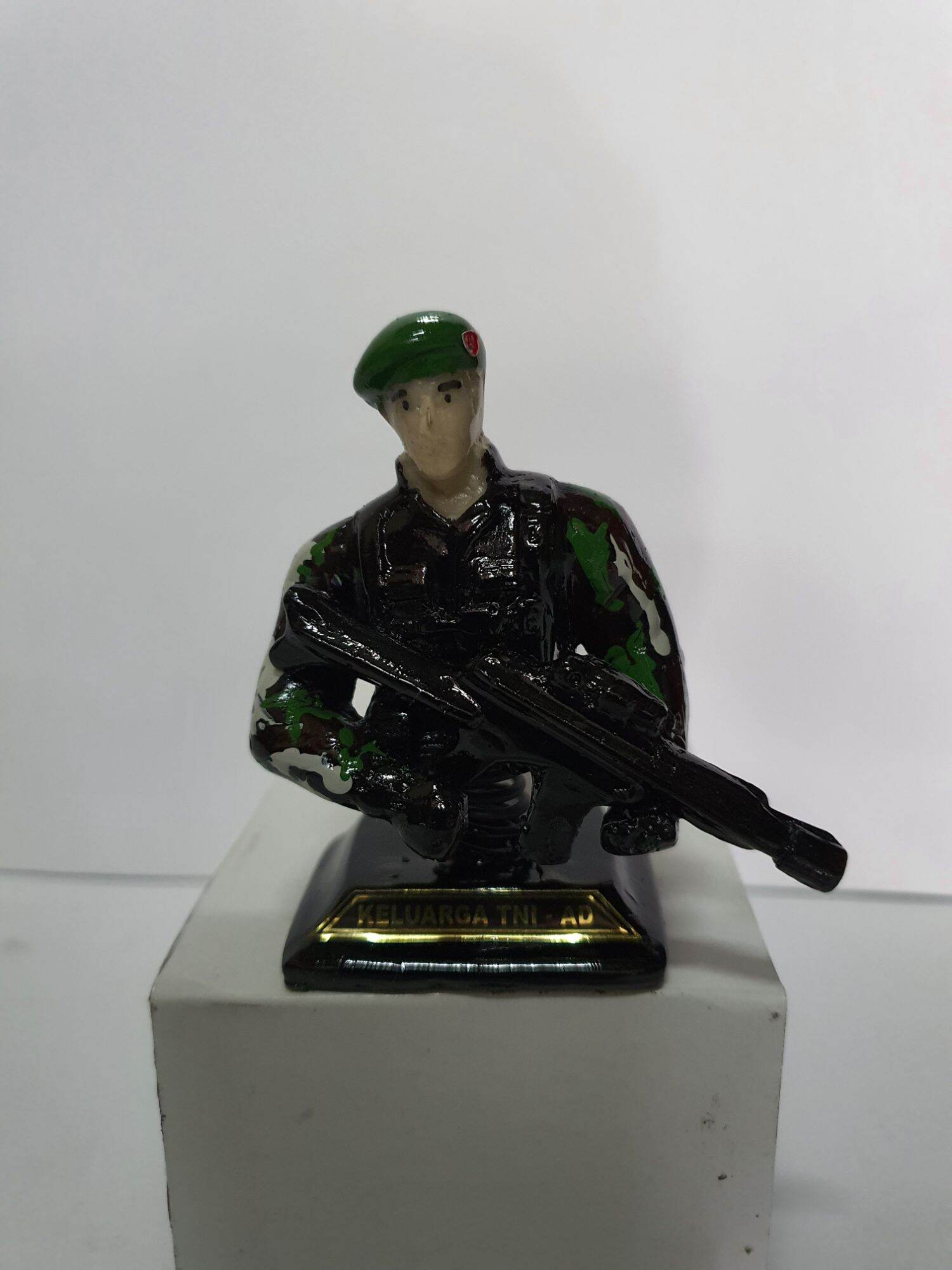 Miniatur patung Tni As Loreng | Patung miniatur mobil Tni Ad Senjata ...