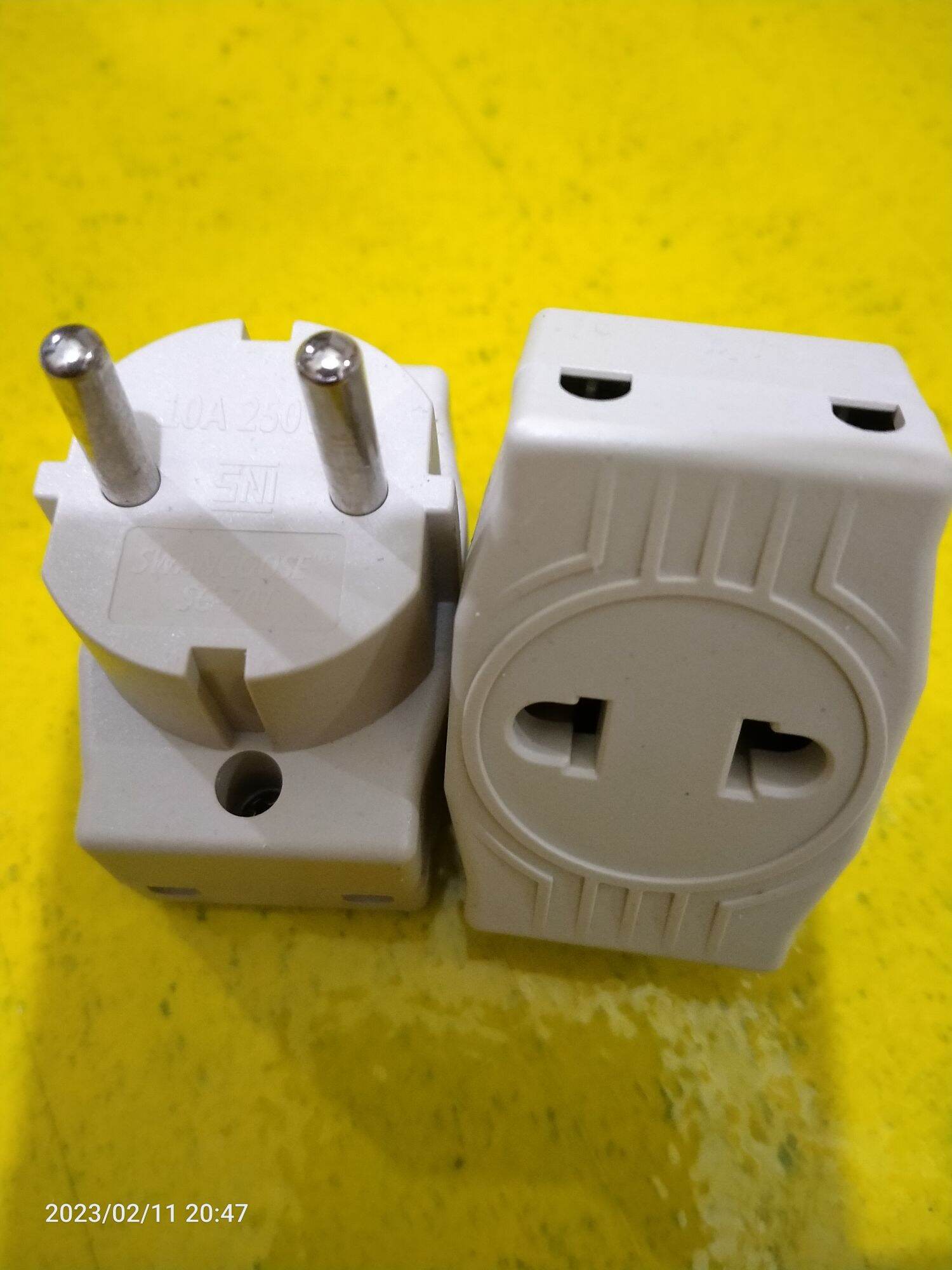 steker multi T || steker listrik T || colokan cabang tiga SNI | Lazada ...