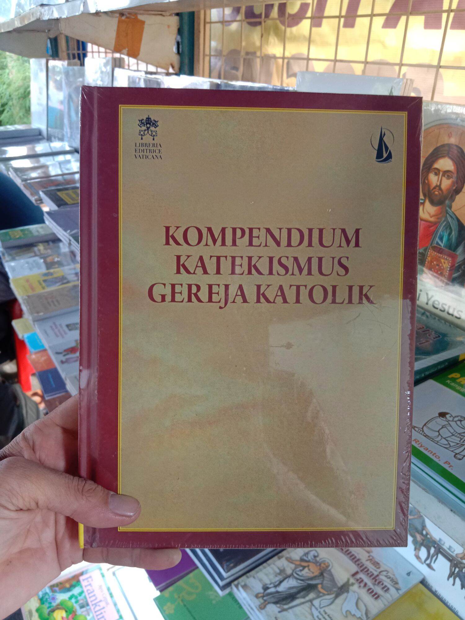 KOMPENDIUM KATEKISMUS GEREJA KATOLIK | Lazada Indonesia