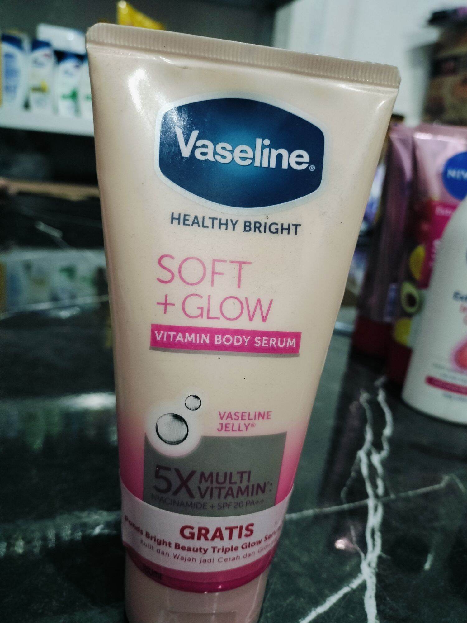Vaseline Soft & Glow 180ml Free Serum (exp 2025) | Lazada Indonesia