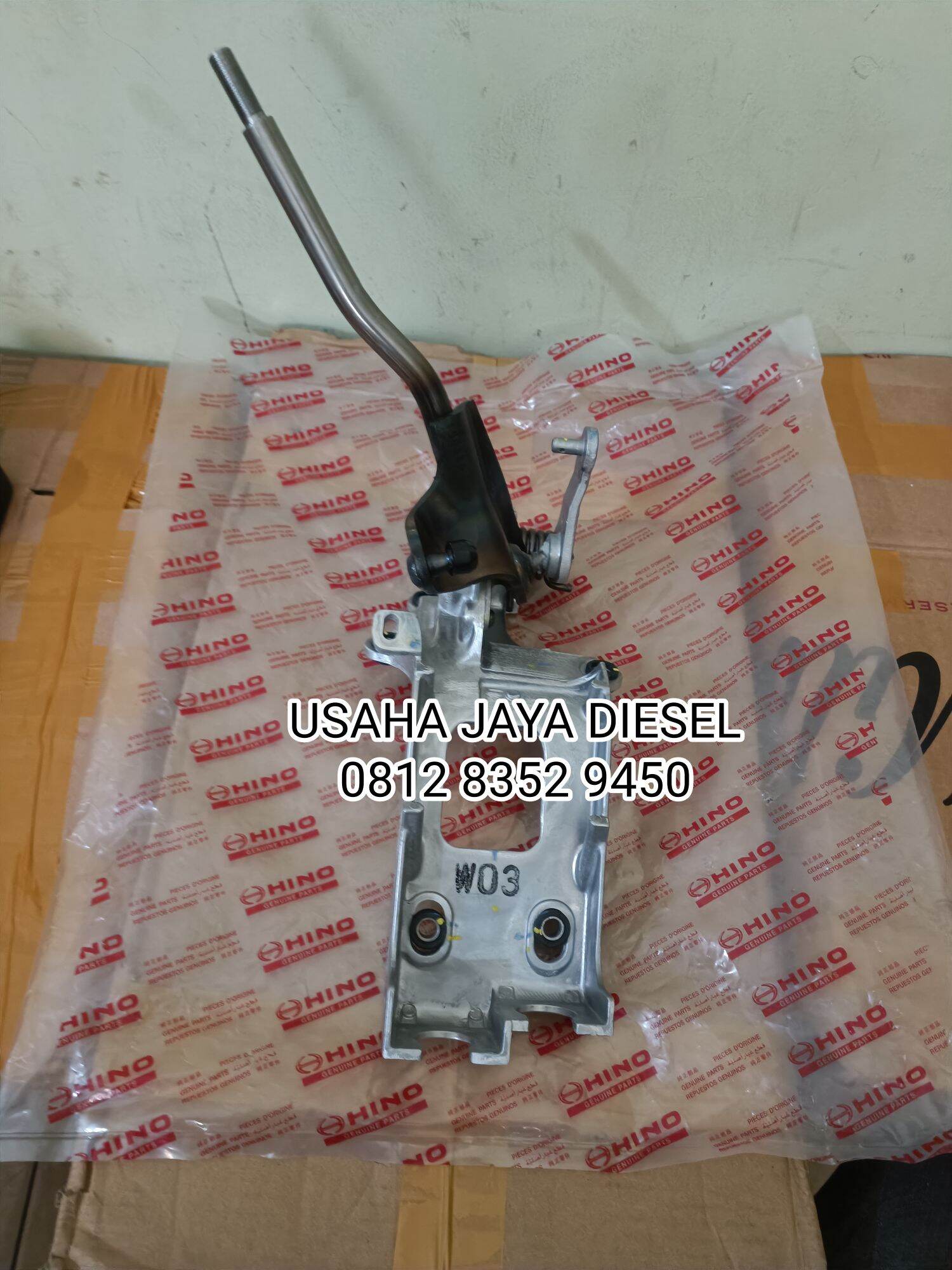 Tongkat Persneling Floor Shift Assy Hino 500 33550-EW021/EW031 Genuine ...