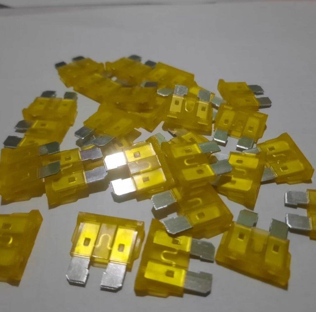 100 PCS SEKERING/ FUSE BLADE BESAR (MOKINI) UNIVERSAL | Lazada Indonesia