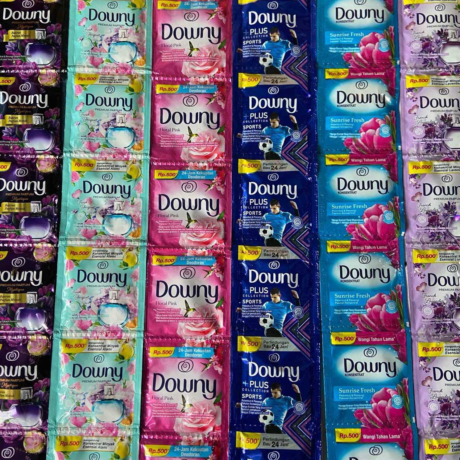 48 sachet Downy Sachet 500 varian mix random pewangi pakaian | Lazada ...