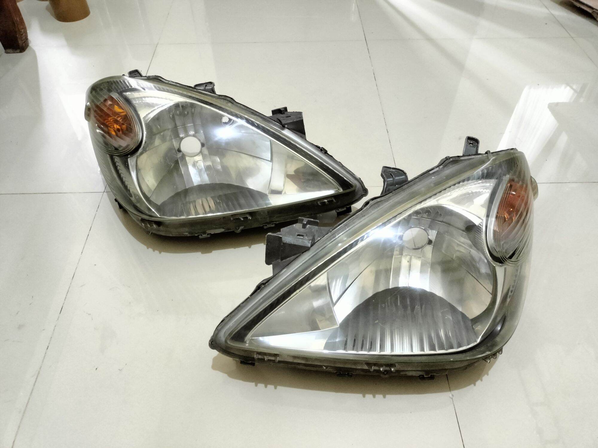 lampu depan reflektor lampu depan headlamp Toyota Avanza lama pnp Xenia ...