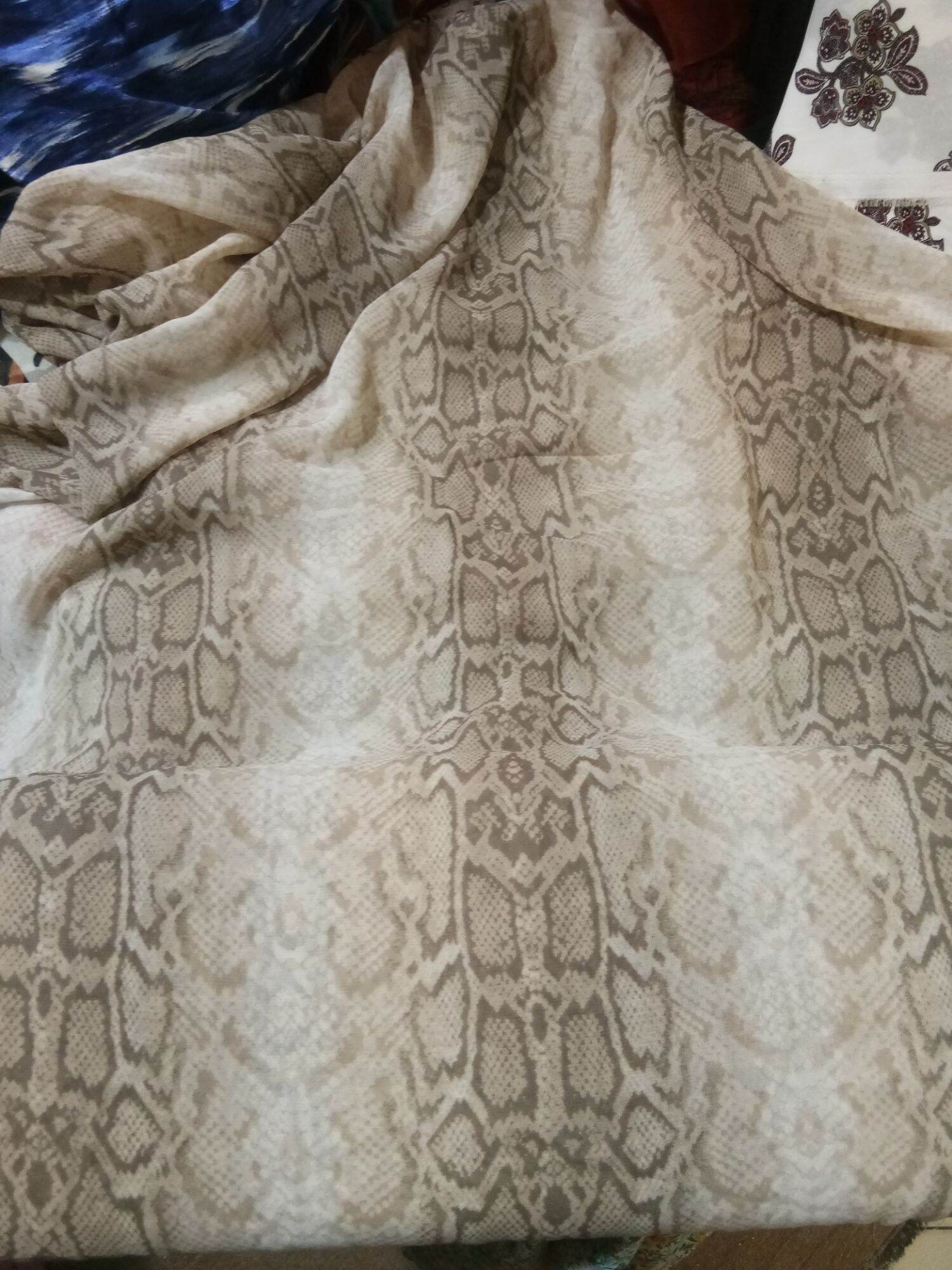 kain sifon, kain chiffon meteran, kain chiffon motif snake, kain sifon ... kain sifon, kain chiffon meteran, kain chiffon motif snake, kain sifon ...