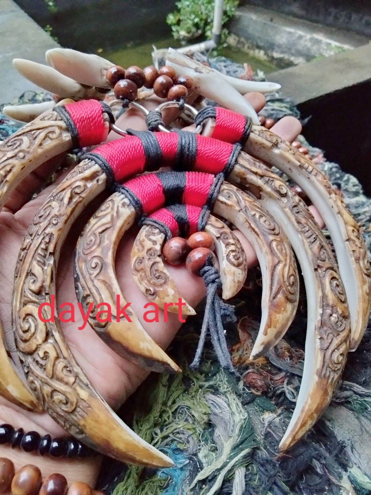 KALUNG TARING BABI UKIR RENTENG KHAS DAYAK REPLIKA | Lazada Indonesia