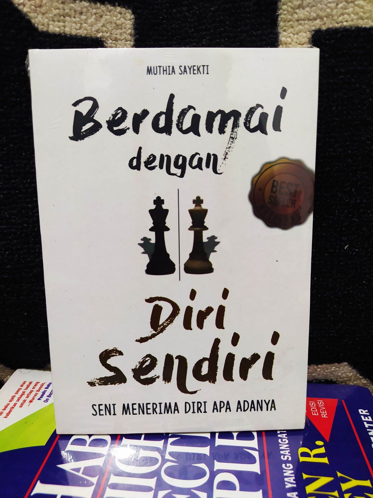 BUKU MOTIVASI BERDAMAI DENGAN DIRI SENDIRI KARYA MUTHIA SAYEKTI bookpaper | Lazada Indonesia