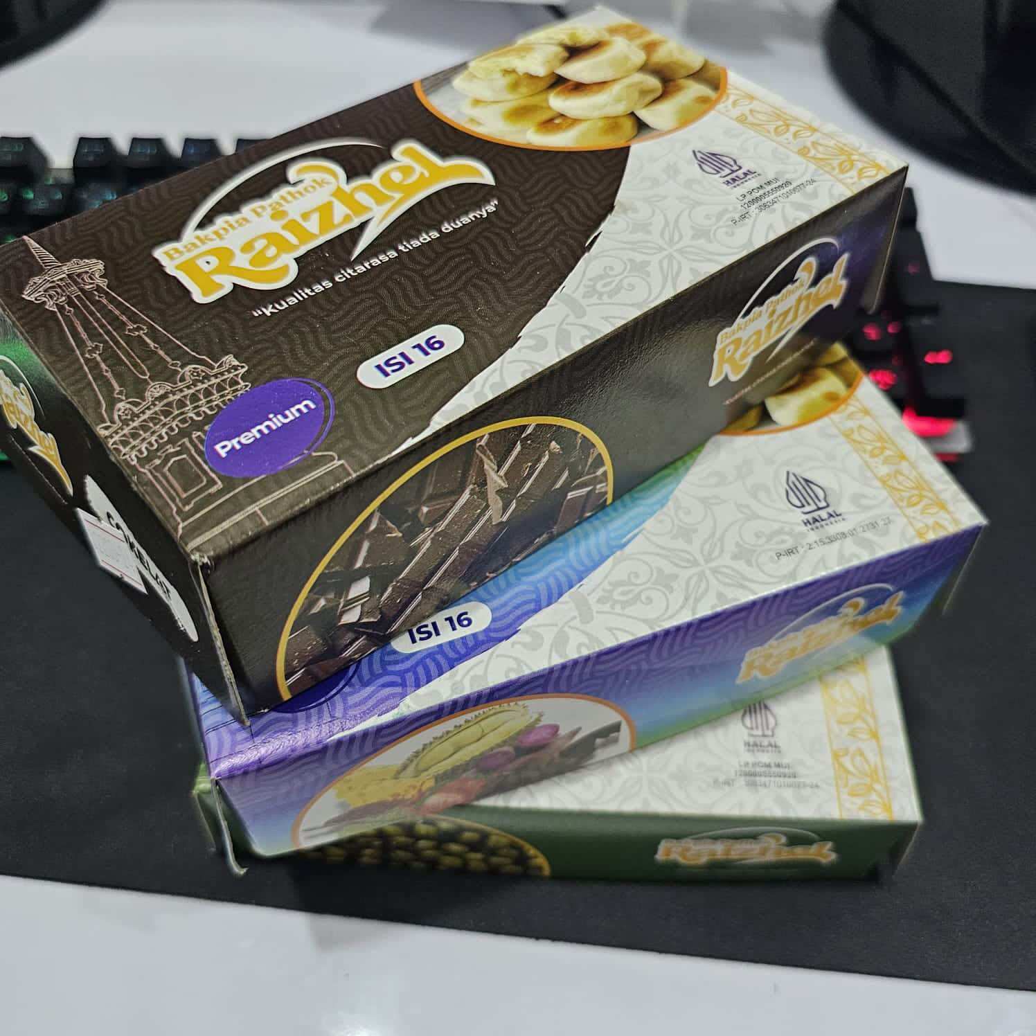 PAKET 3 KOTAK BAKPIA PAHTOK RAIZHEL KERING ISI 16 | Lazada Indonesia