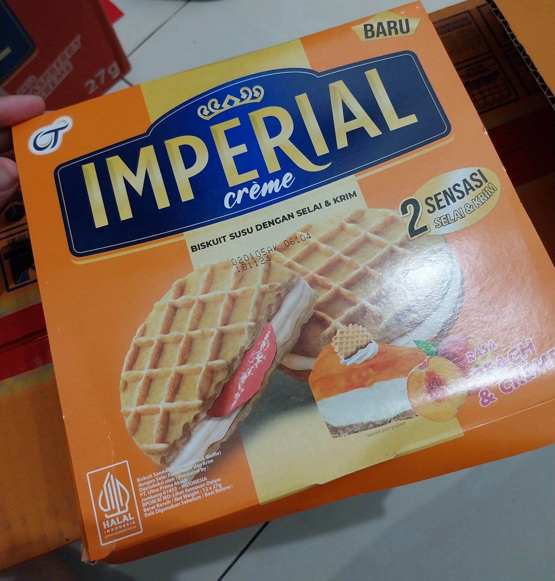 Wafer Imperial Rasa Peach and Creme 1 box / 12 pcs | Lazada Indonesia