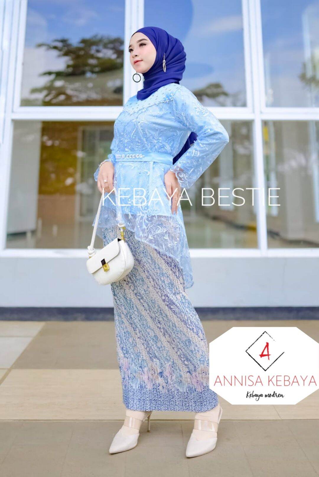 Stelan Kebaya Bestie Matt Tulle Mutiara Mix Velvet Dengan Resleting ...