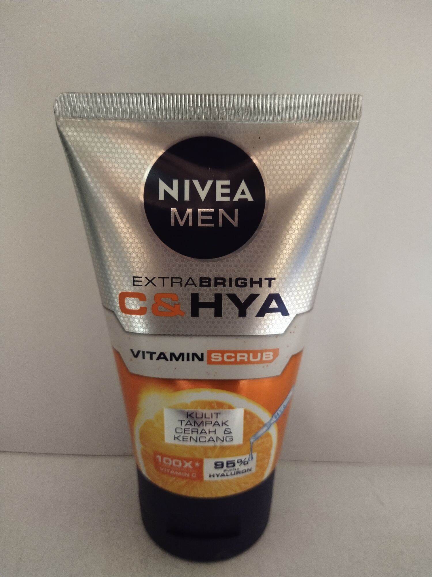 Nivea Men Extra Bright C & HYA 100ml Vitamin Scrub yang menjadikan ...