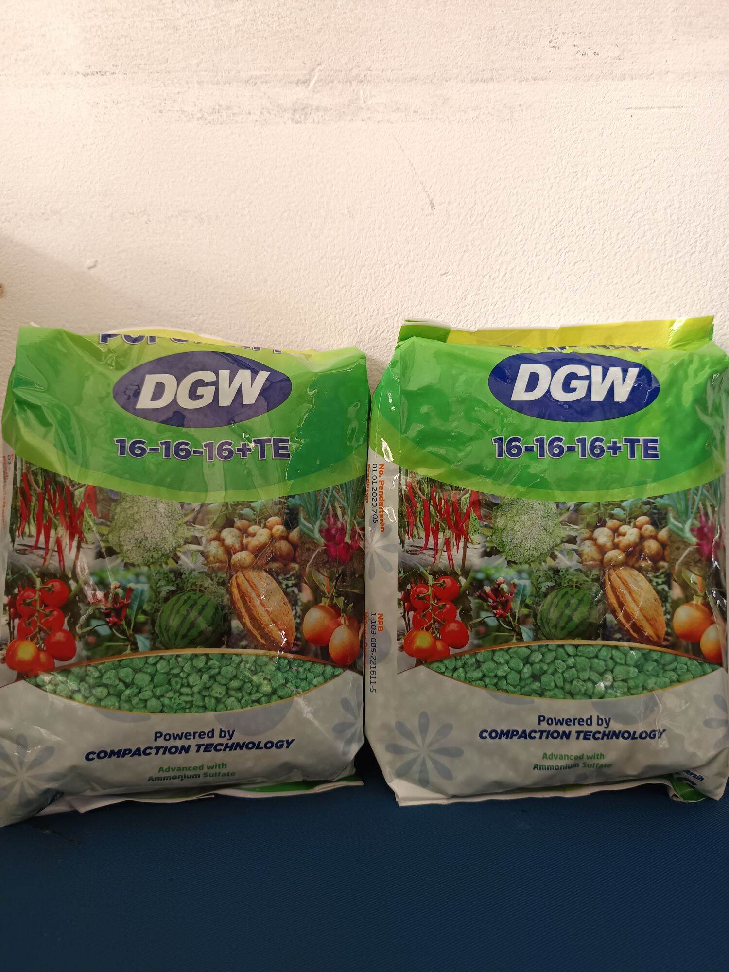 Pupuk Npk Dgw 16 16 16 Te Kemasan 1 Kg Lazada Indonesia