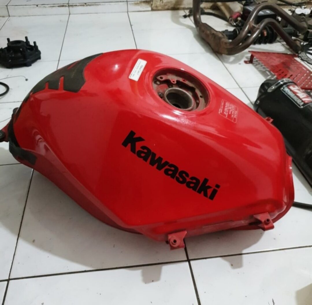 tangki tengki bensin merah ninja 250 r karbu 4tak 250cc ninbu tangky ...