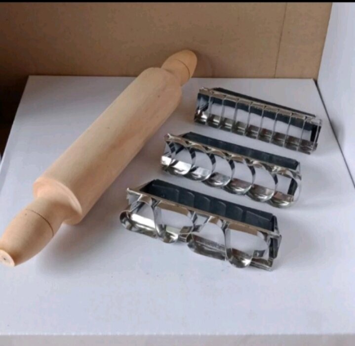 rolpin kayu perata adonan kue & 3 cetakan kastengel beda bentuk ...