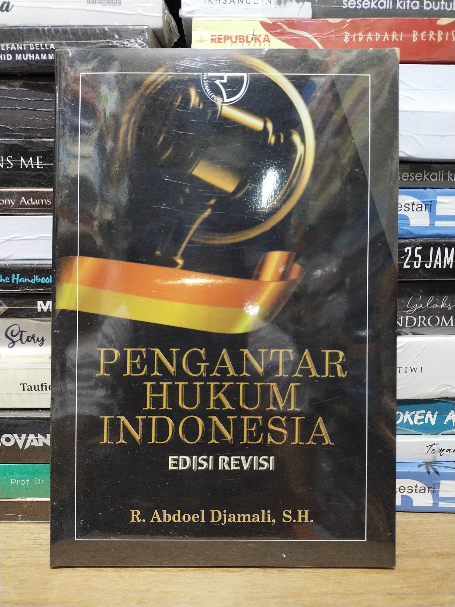 Buku PENGANTAR HUKUM INDONESIA EDISI REVISI R. Abdoel Djamali, S.H | Lazada Indonesia