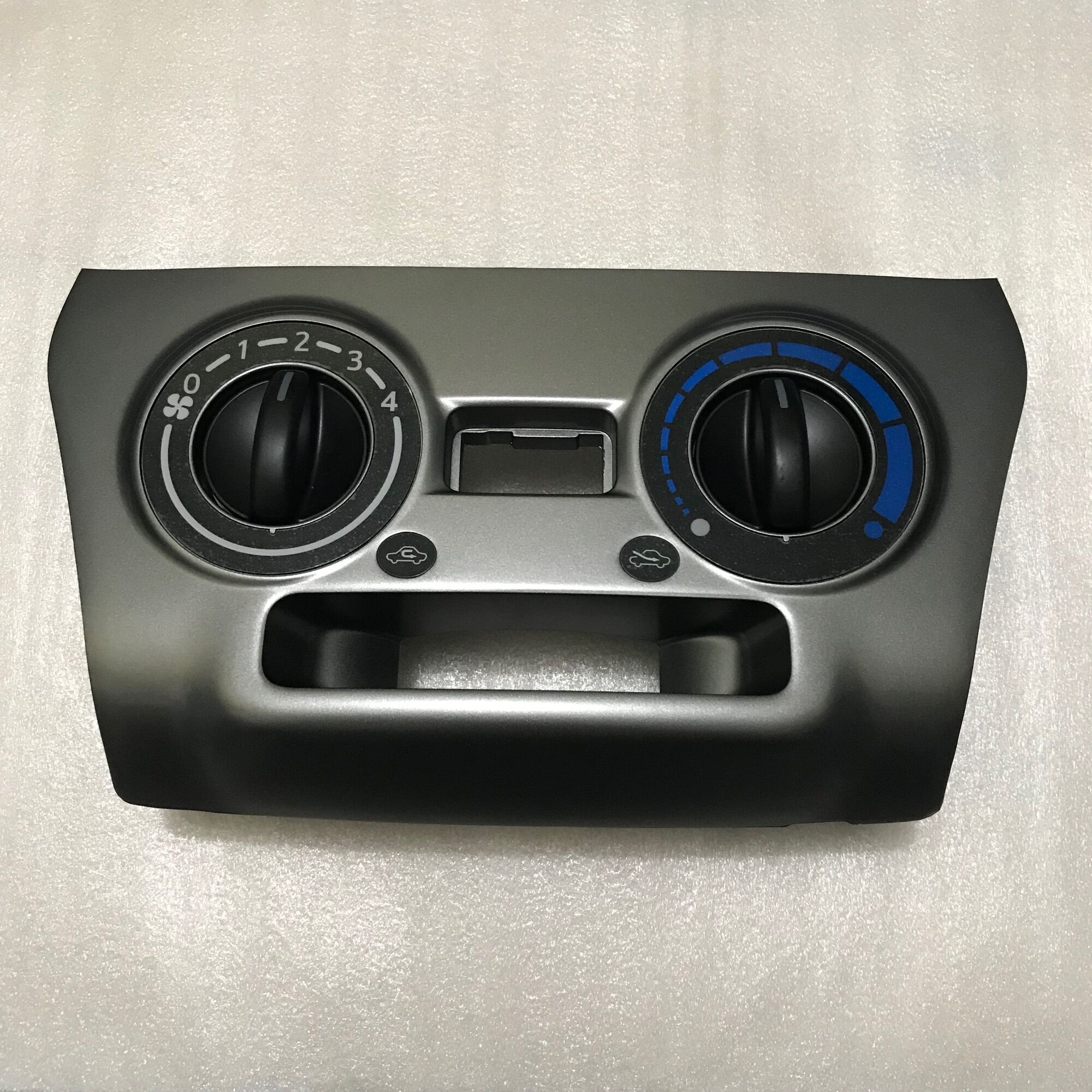 panel tengah panel AC tape head unit Wigo Agya Ayla ,barang original ...