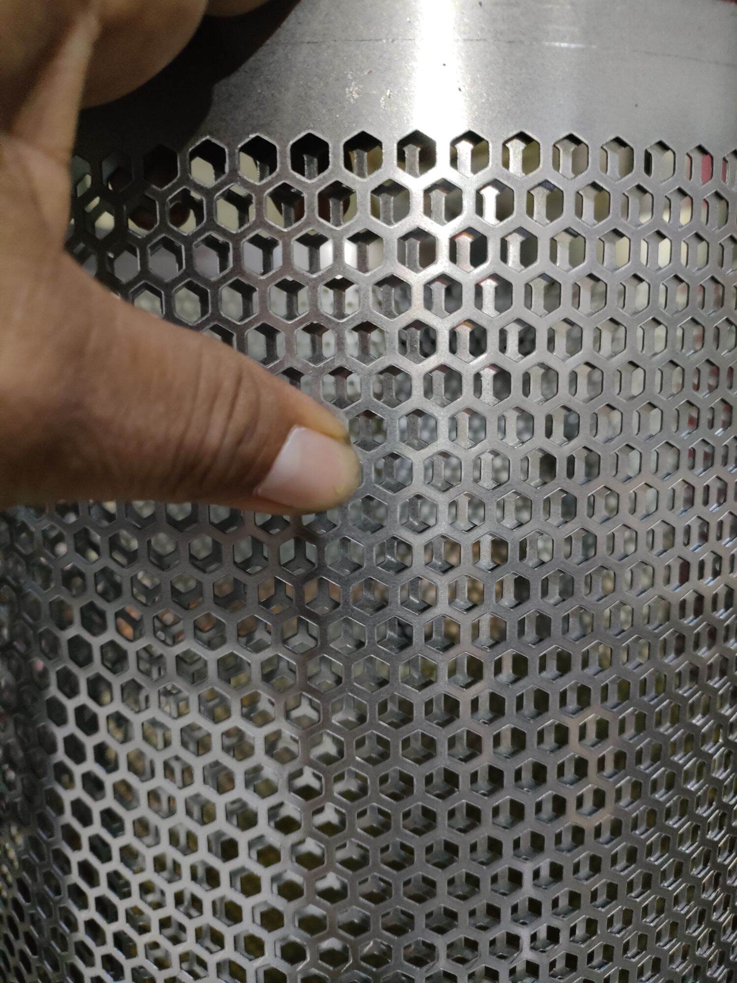 Plat Lubang Hexagonal 6 mm tebal 0,8 ukuran 1x2 m | Lazada Indonesia