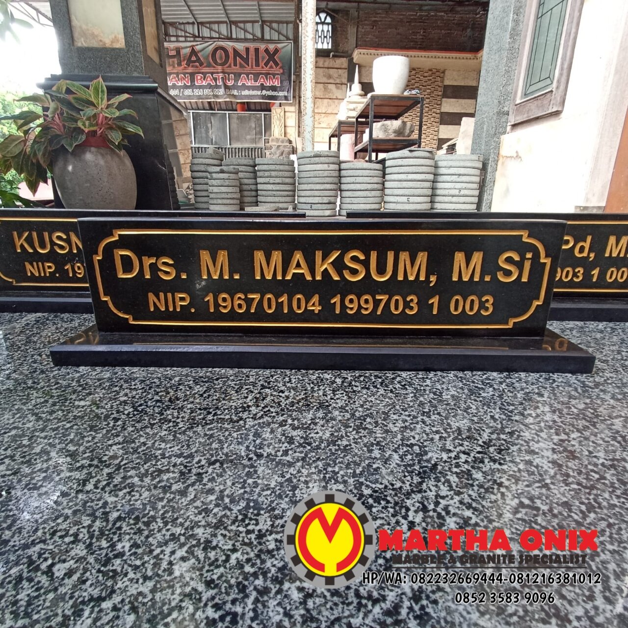 PAPAN NAMA MEJA KANTOR MARMER HITAM, NAME TAG MEJA MARMER PAHAT RAPI ...
