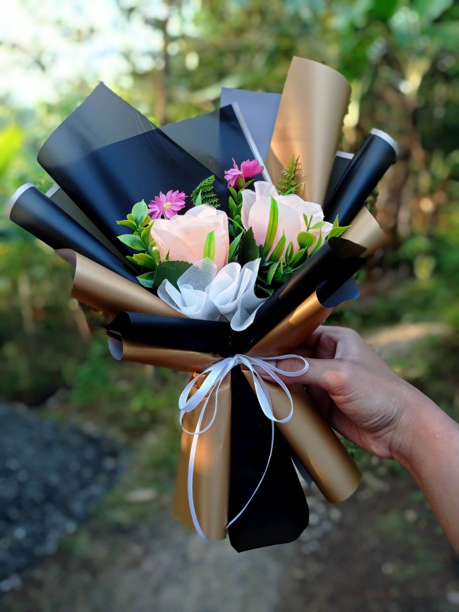 (Free kartu ucapan) Bucket bunga | Buket bunga artifisial | Buket bunga ...