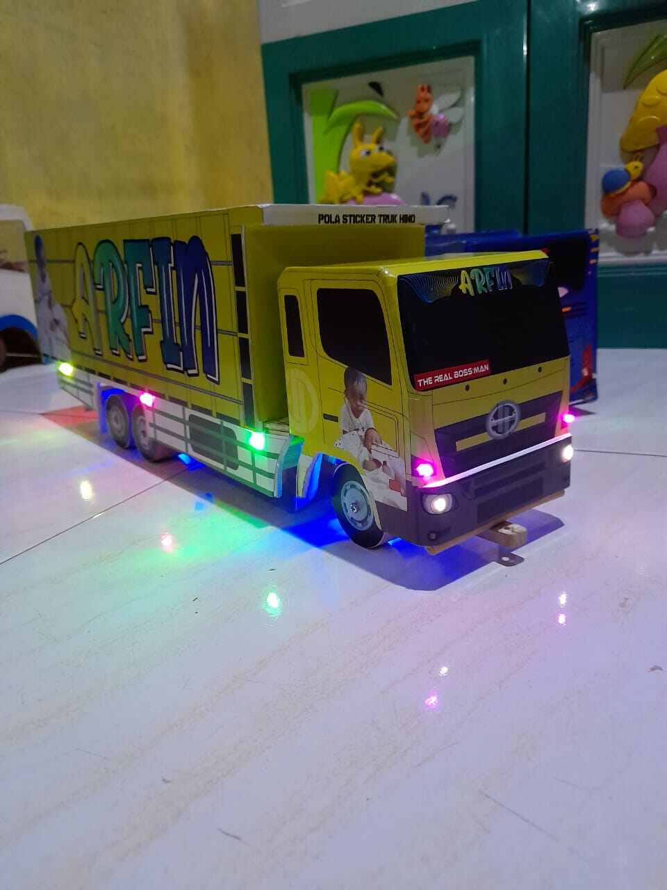 miniatur Hino pakai foto dan nama | Lazada Indonesia