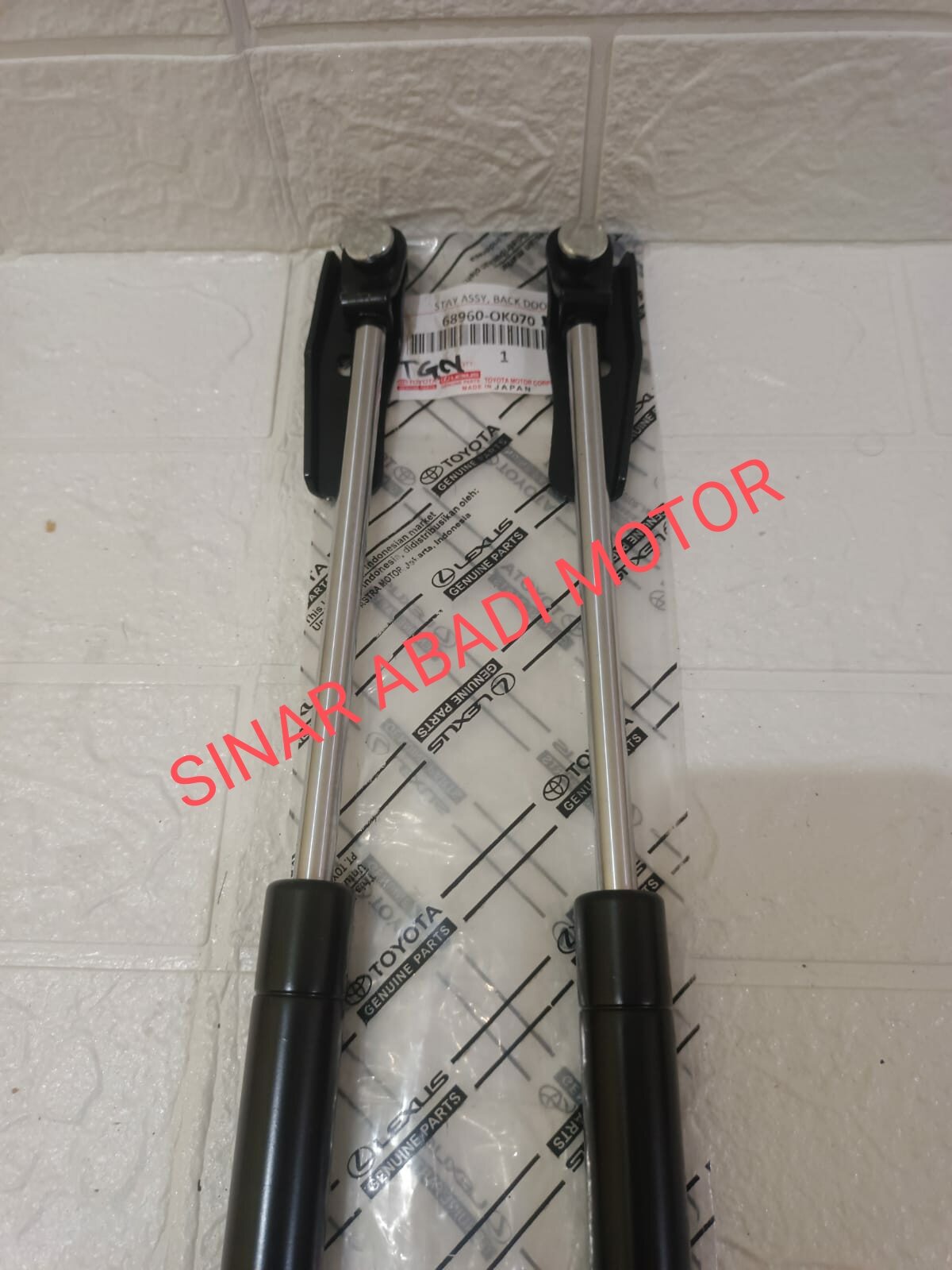 Shock Bagasi Hidrolik Pintu Belakang Toyota Kijang Innova Asli 1set ...