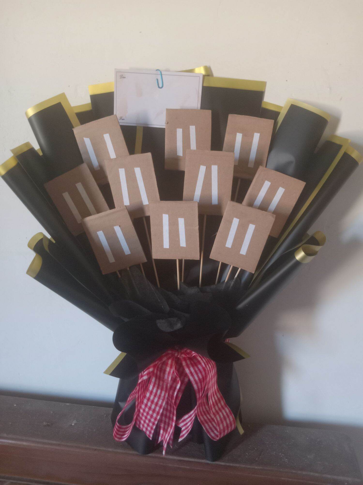 Buket kosong isi 10 tangkai warna hitam /bisa diisi rokok/kopi/snack ...
