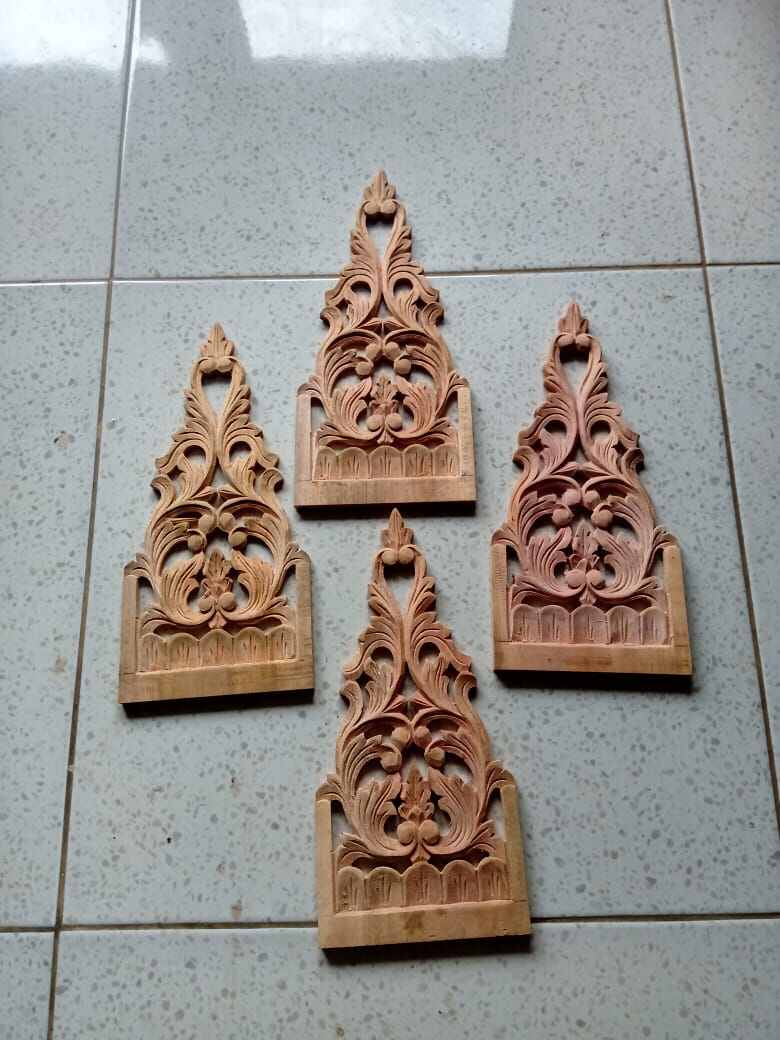Ornamen Ukir Ukiran Kayu Tempel Soko Ukir Loster Roster Bofen angin ...