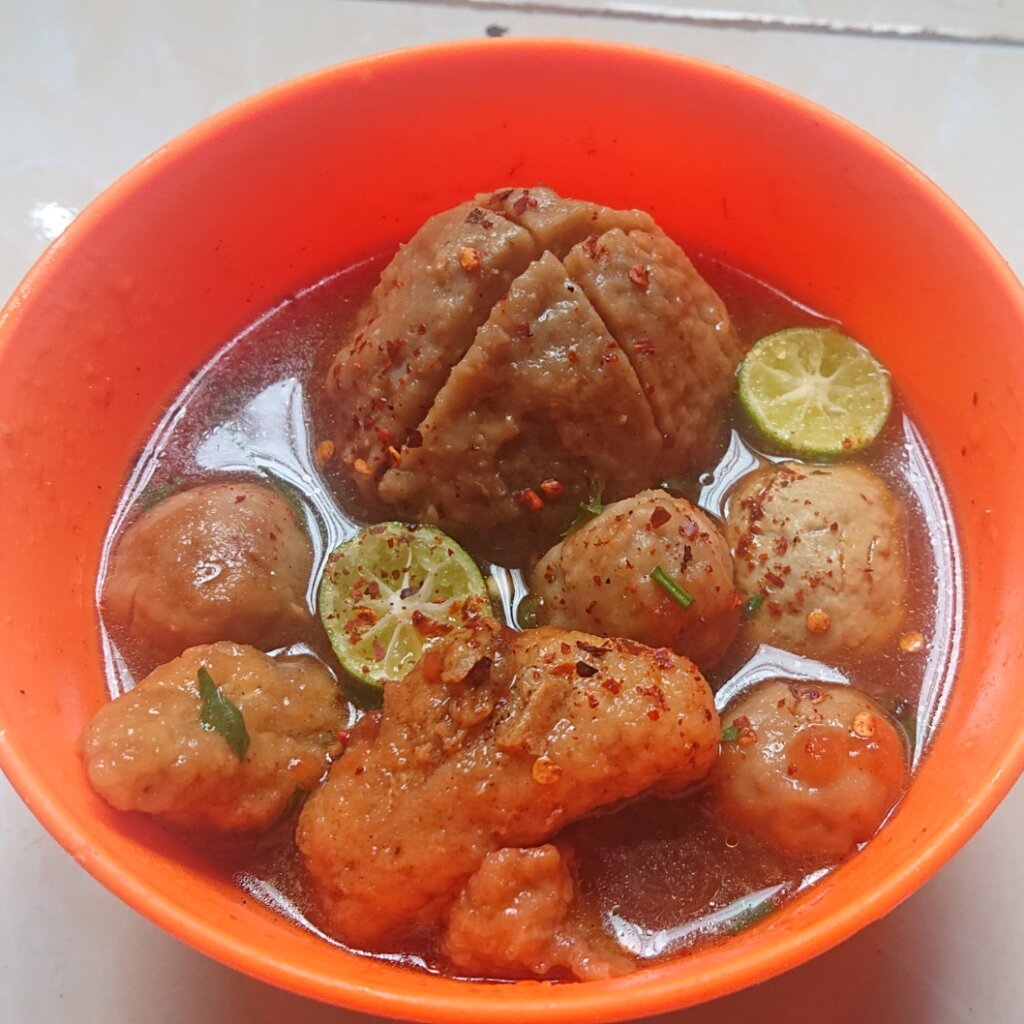Bakso Sapi Jumbo Dan Tahu Cuanki Lengkap Dengan Bumbu Frozen Food ...