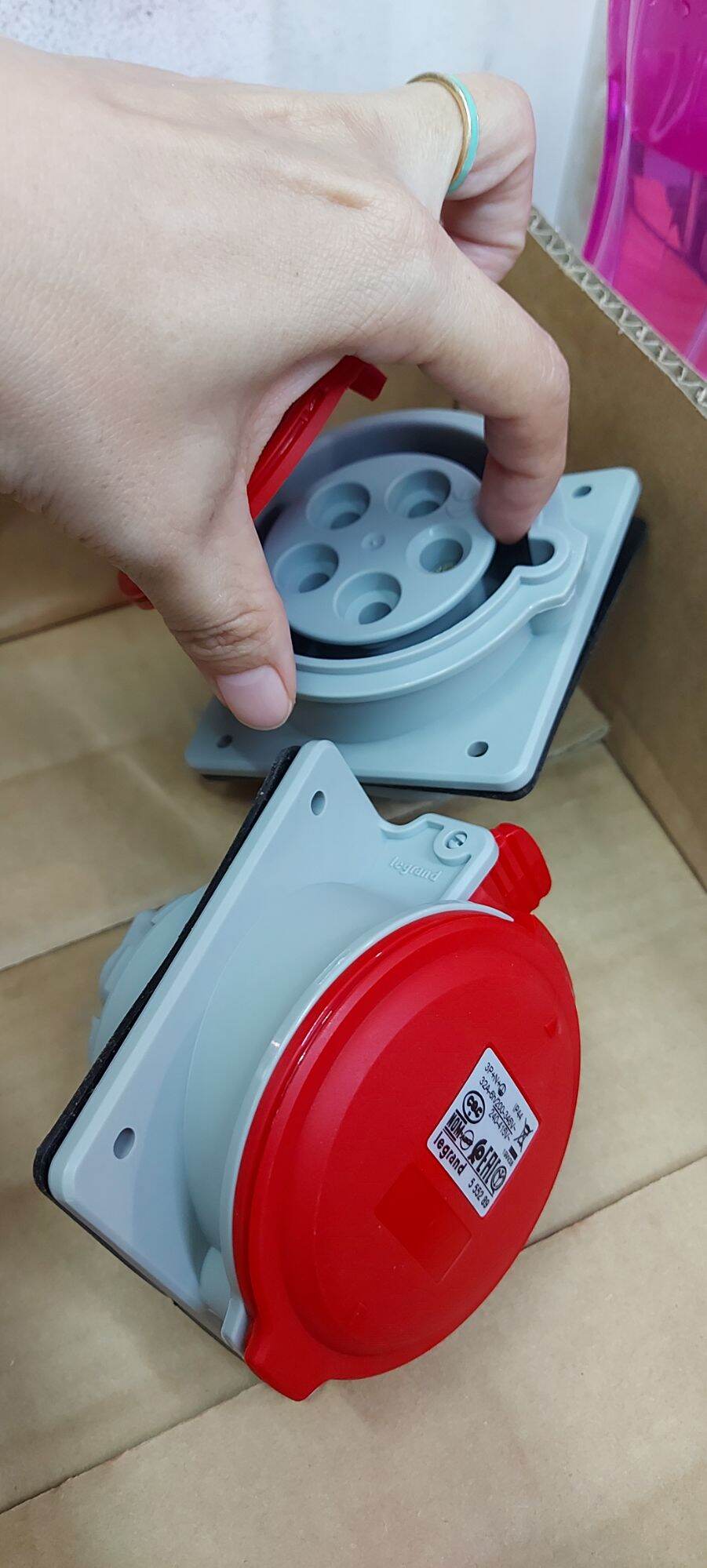 SOCKET PANEL LEGRAND 5 kaki 32A 555289 | Lazada Indonesia