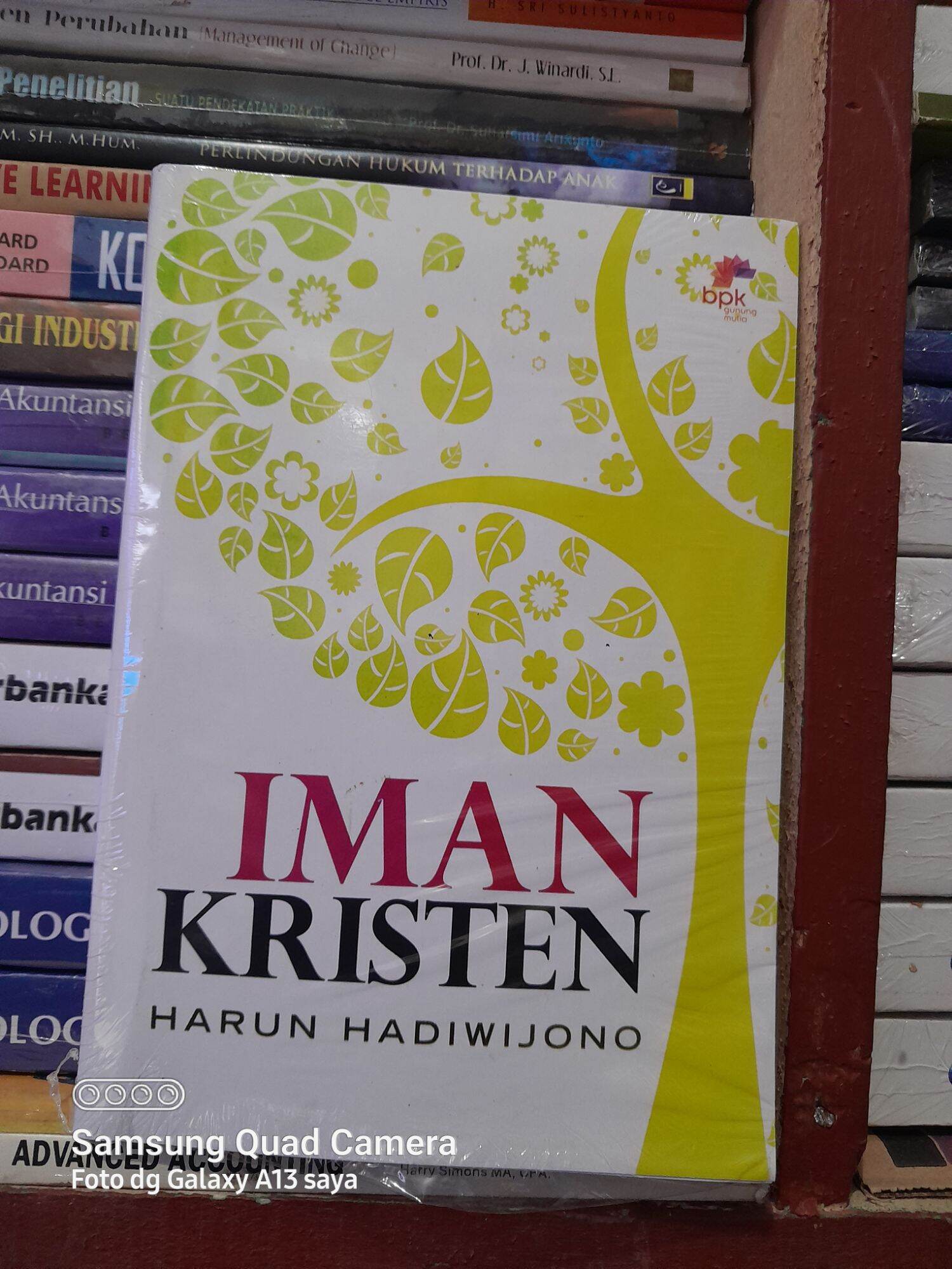 BUKU IMAN KRISTEN OLEH HARUN HADIWIJONO | Lazada Indonesia