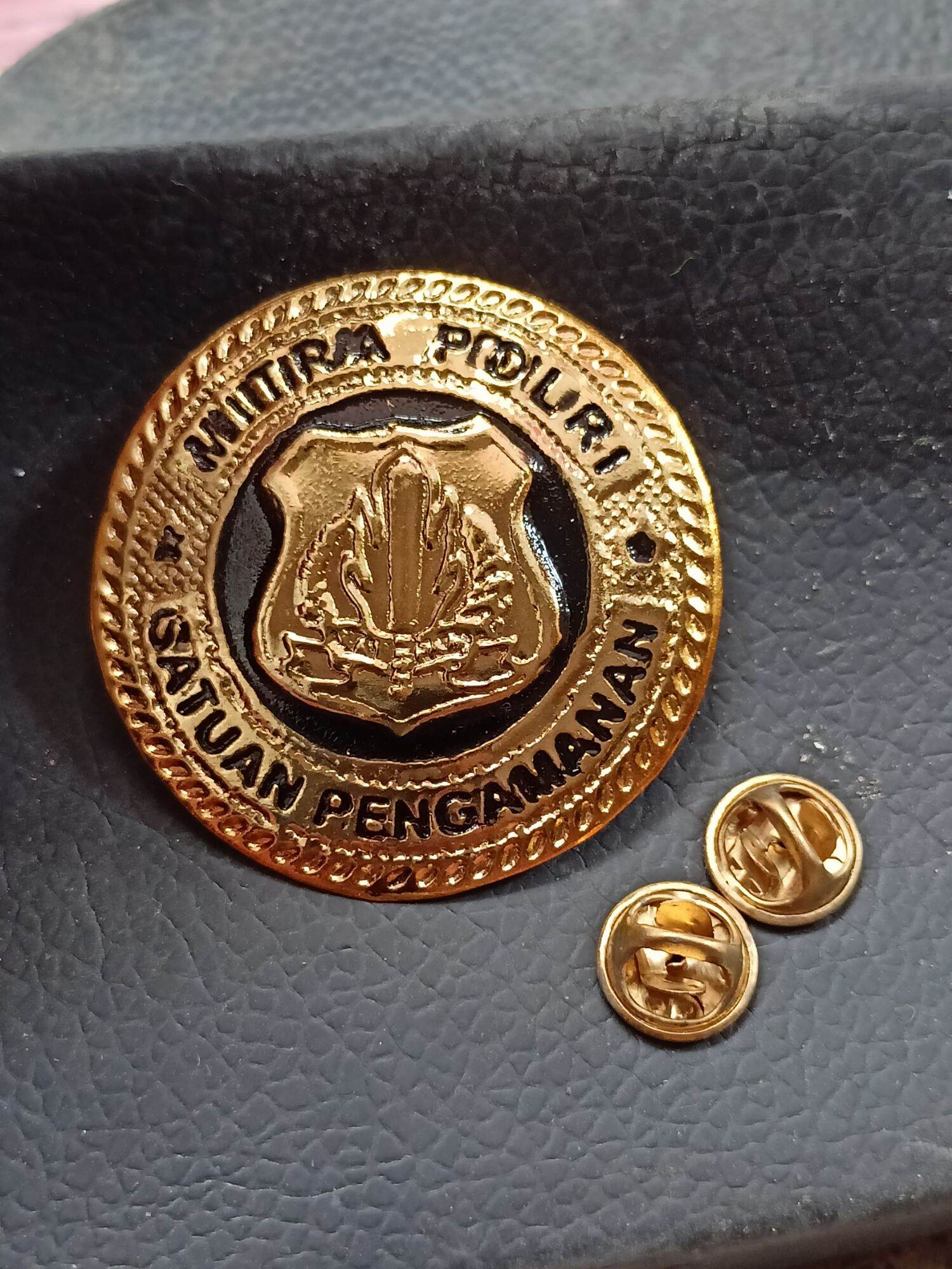 pin lencana mitra polri Satpam gold | Lazada Indonesia