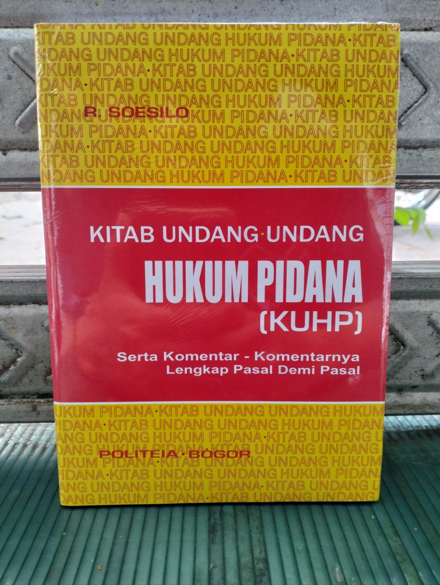 KUHP / Kitab Undang-undang Hukum Pidana / Soesilo | Lazada Indonesia