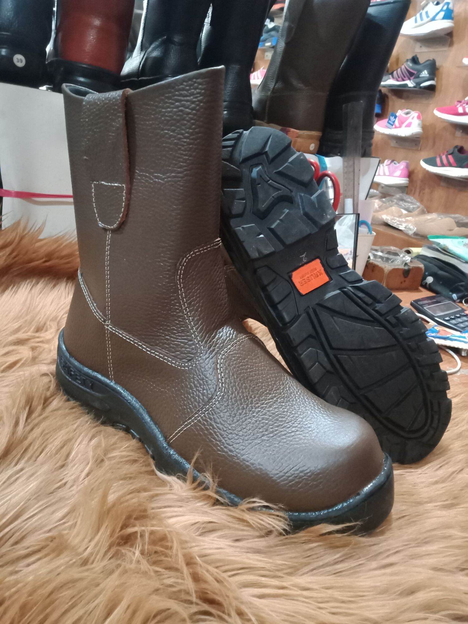 sepatu safety 100% kulit / safety shoes kruser coklat / sepayi proyek ...