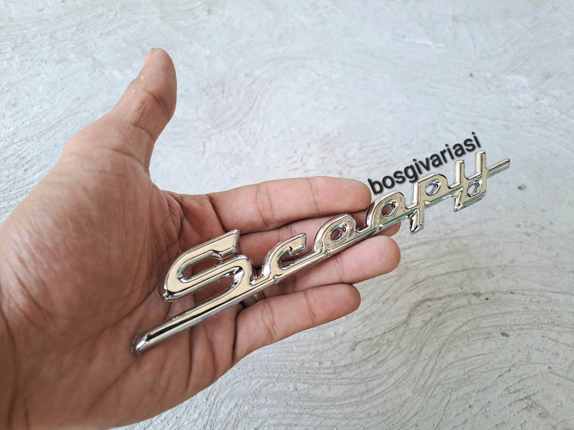Emblem scoopy chrome Lokal / emblem scoopy fi karbu / honda scoopy ...