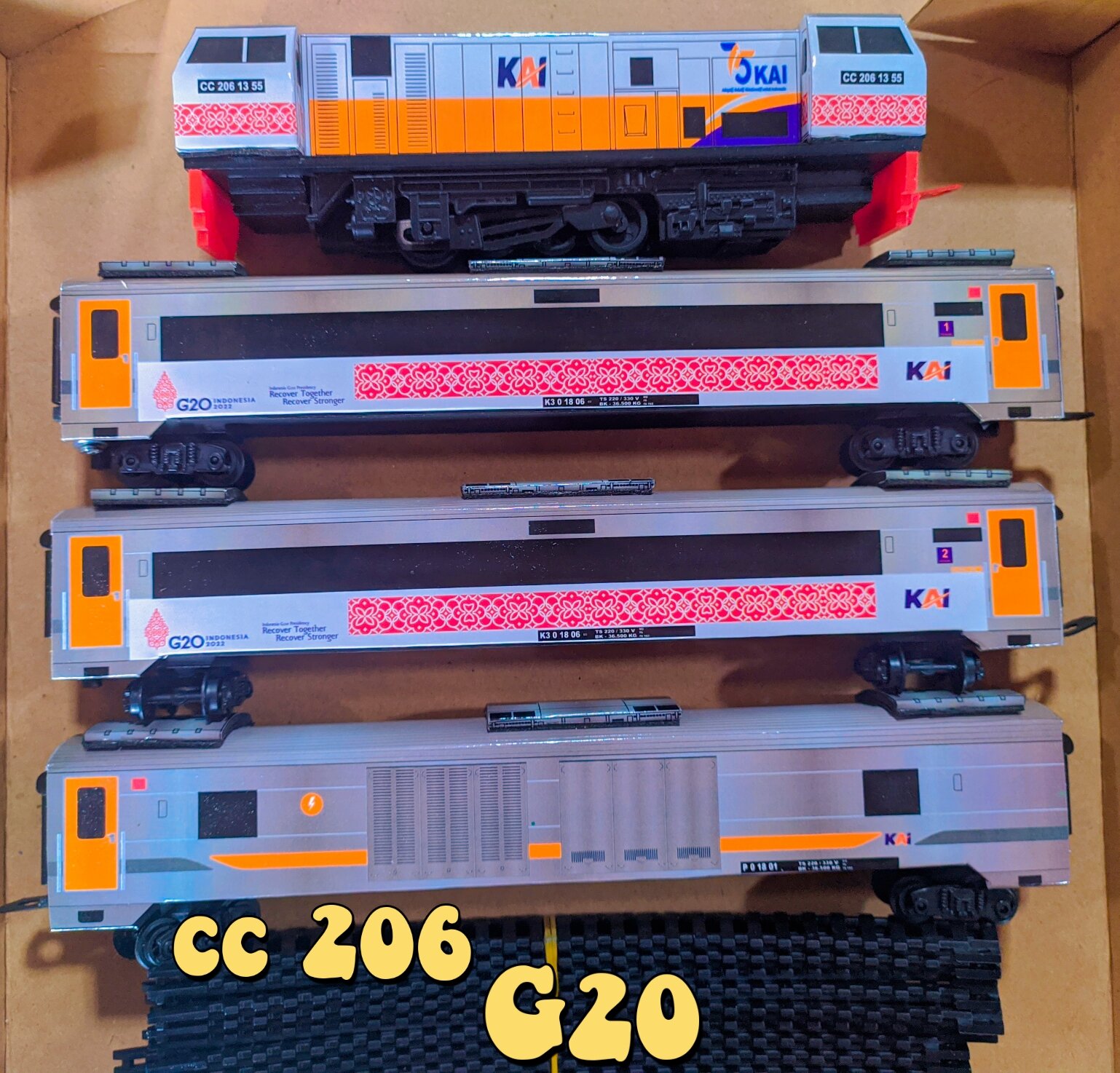 mainan kereta api indonesia,miniatur kereta api,cc 206 ,gerbong G20 ...