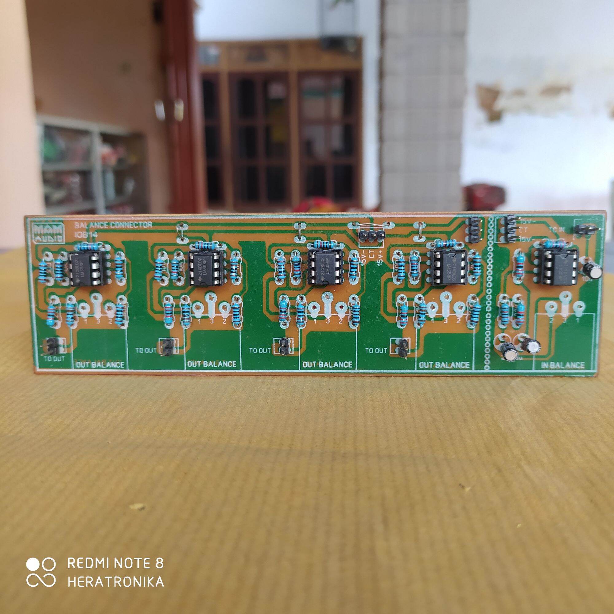 Input output balance ( dipasangkan dengan crossover 4 way ) 1 IN 4 OUT ...