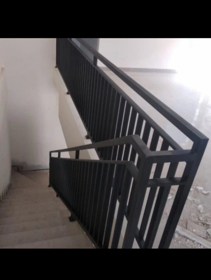 railing tangga/pengaman tangga besi hollow galvanis ketebalan 1,2 MM ...