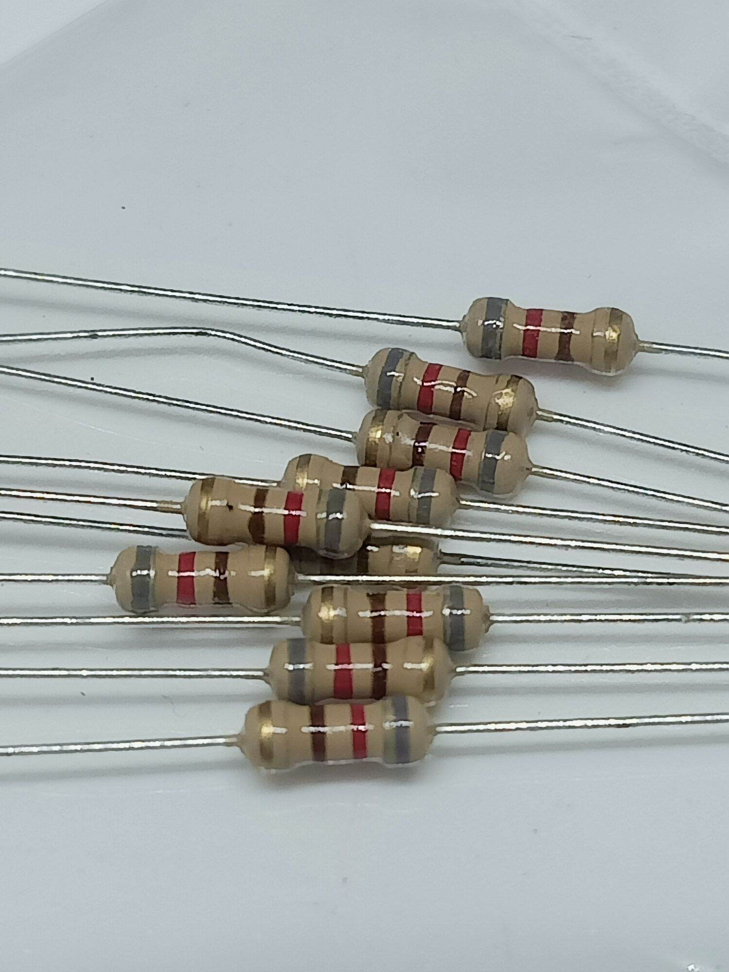 10 PCS RESISTOR UKURAN 820 OHM 1/4WATT | Lazada Indonesia