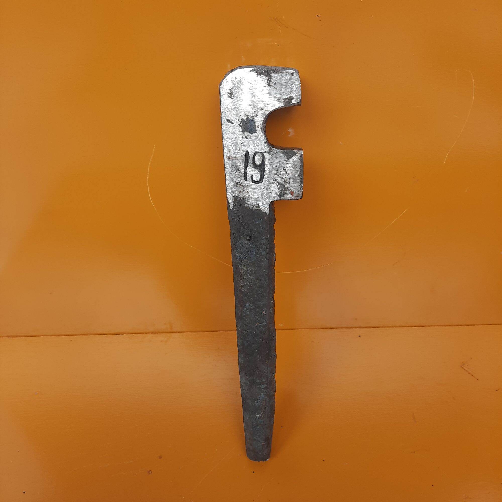 Kunci besi 19 mm kunci besi beton alat penekuk besi / pembengkok besi ...