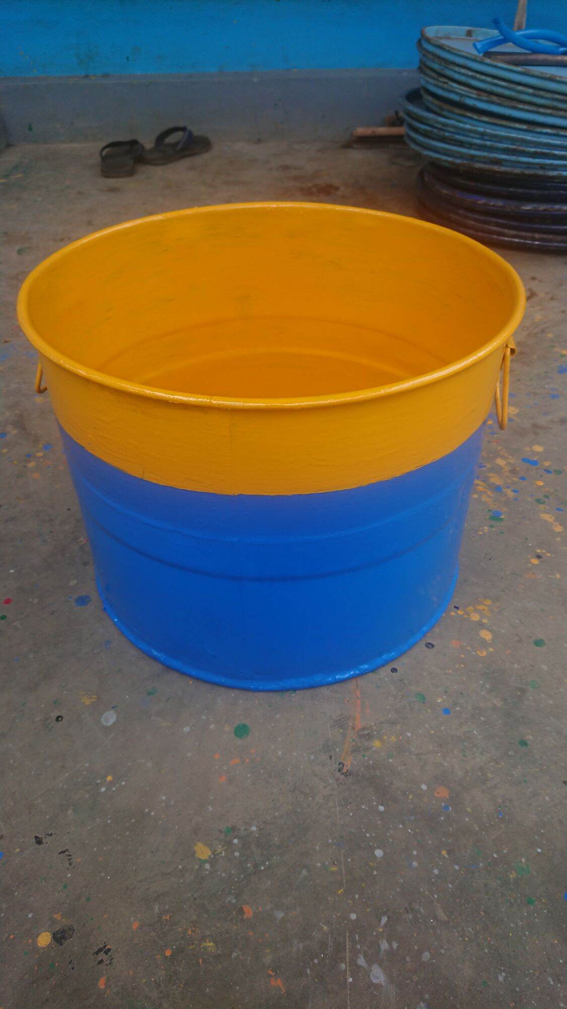 Drum sampah besi /Tempat sampah/Pot tanaman kapasitas 30liter tanpa ...