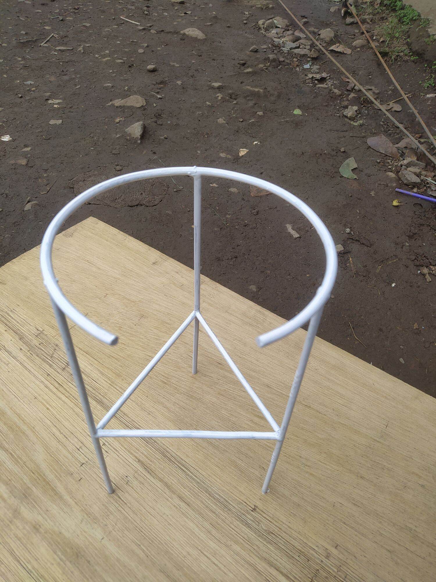 tatakan, standing pot besi model lingkaran patah, diameter 16,5 tinggi ...