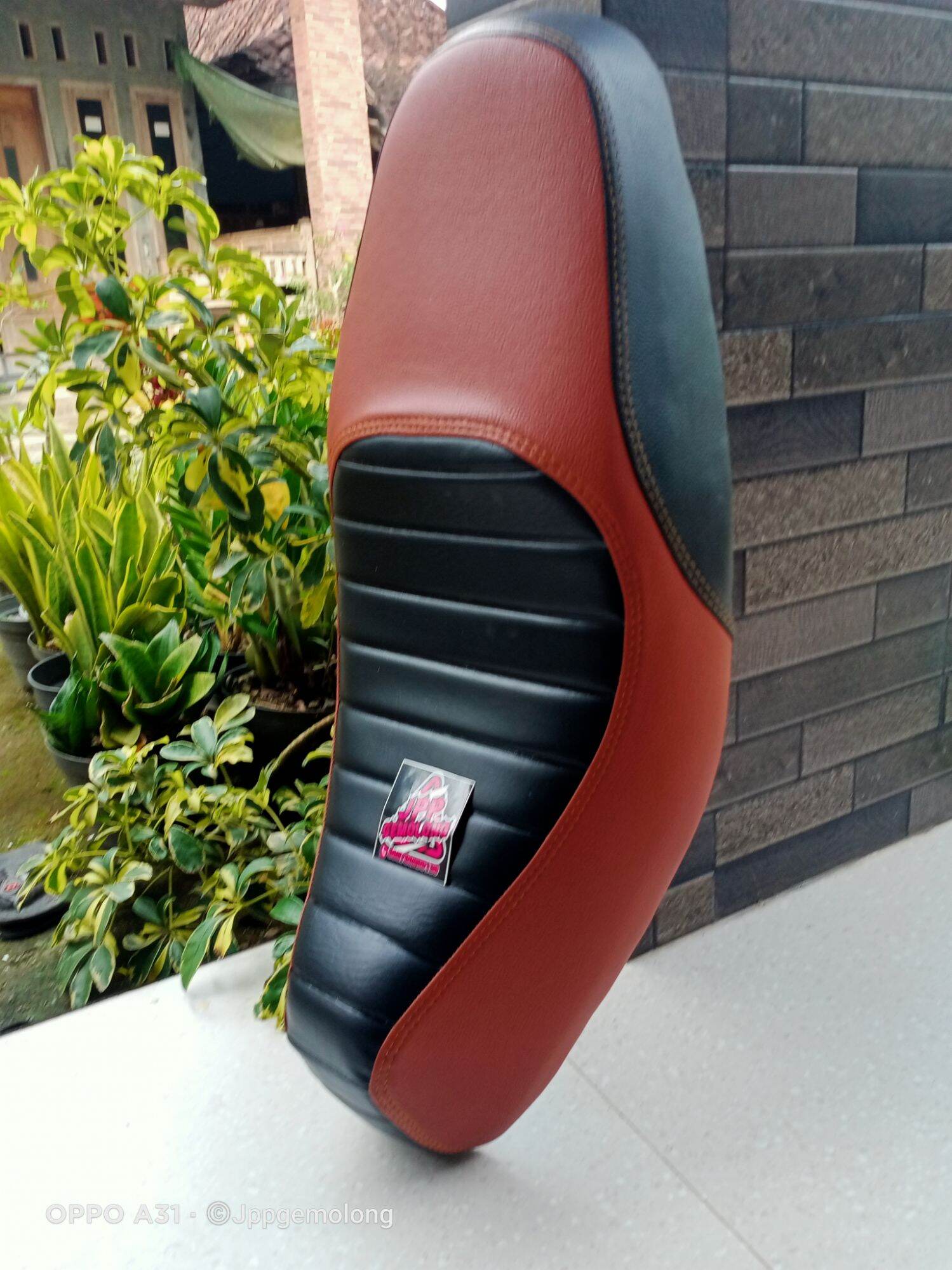 Jok Caferace Revo fit injeksi lama Absolute - Jok motor Revo custom ...