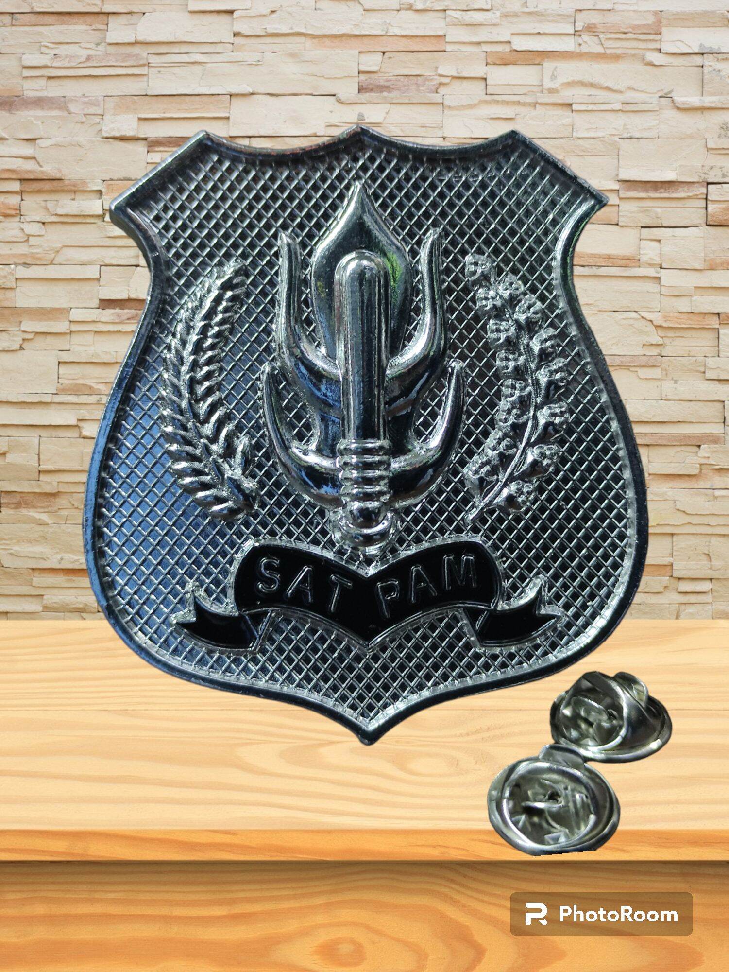 Kewenangan besar satpam cor tebal | Lazada Indonesia