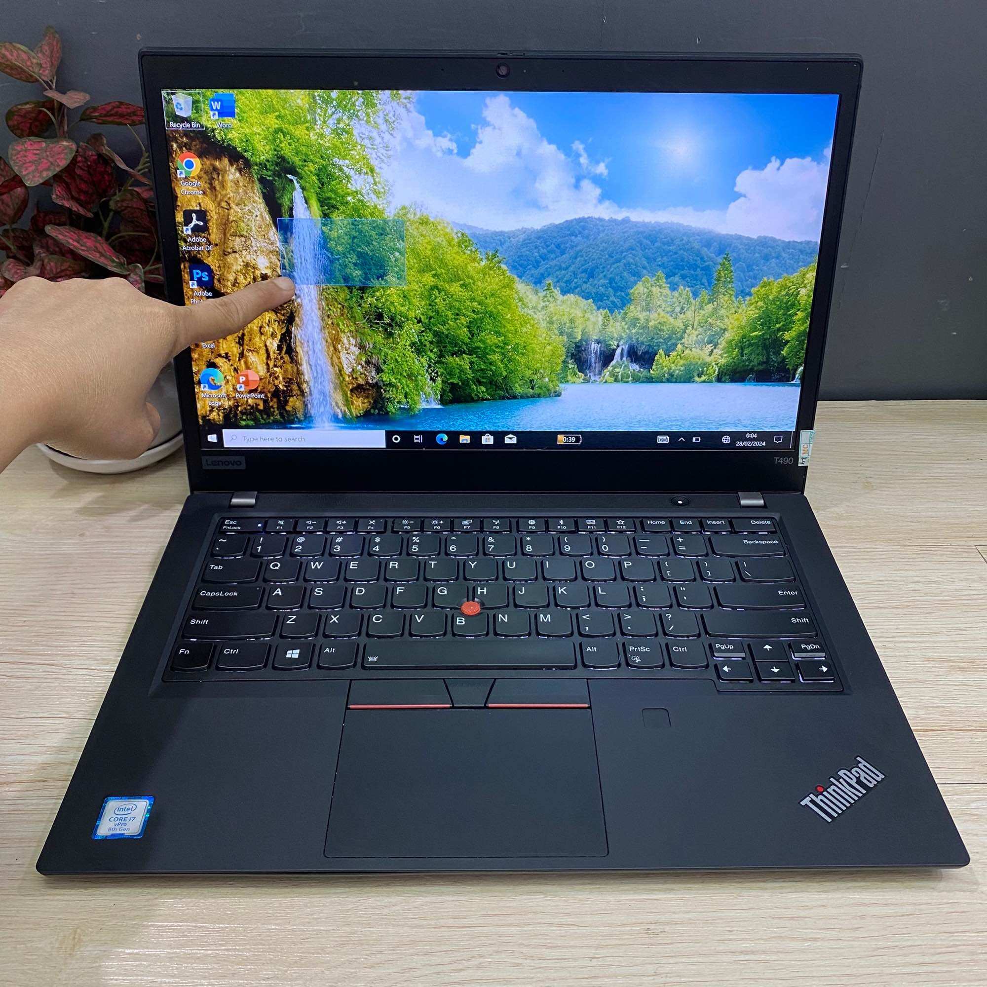 LAPTOP LENOVO THINKPAD T490 i7 GEN8 RAM 32 GB SSD 2 TB LAYAR ...