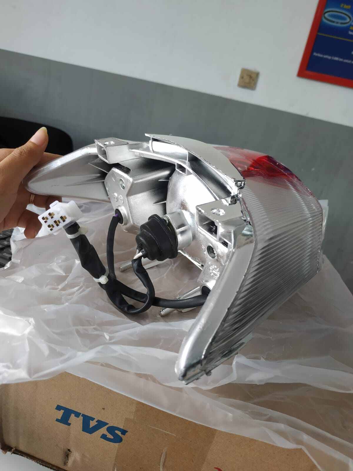 TAIL LAMP ASSY/LAMPU BELAKANG KOMPLIT Jenis kendaran Tvs APACHE RTR 160 ...