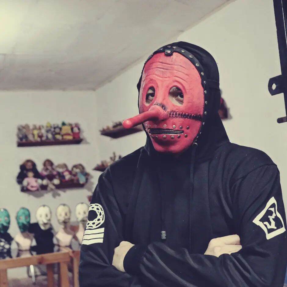 topeng slipknot topeng chris fehn slipknot merah ada Corey Taylor Jim ...