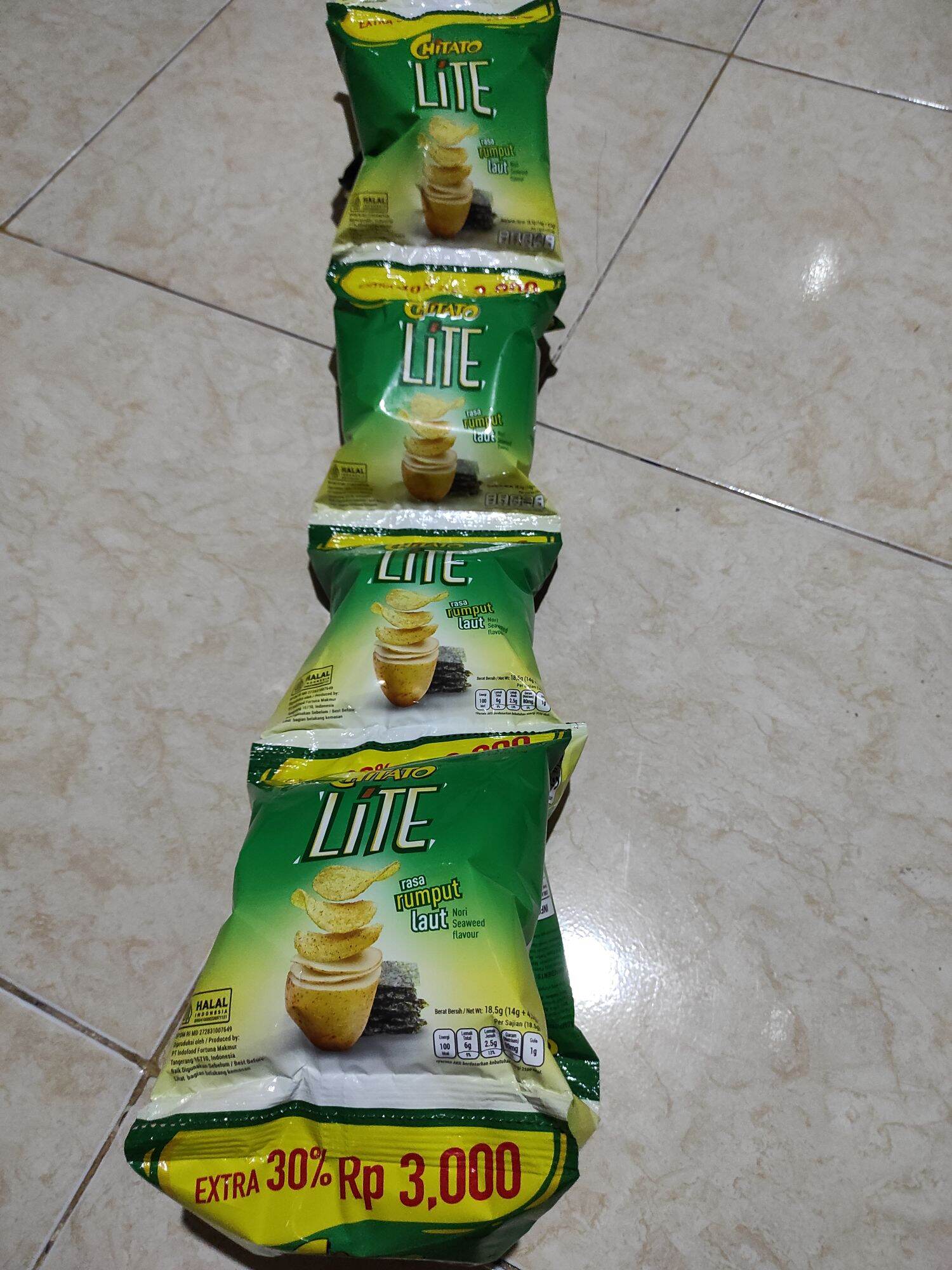 Lays Rumput Laut CHITATO LITE RENCENG Snack Lays rumput laut renceng ...