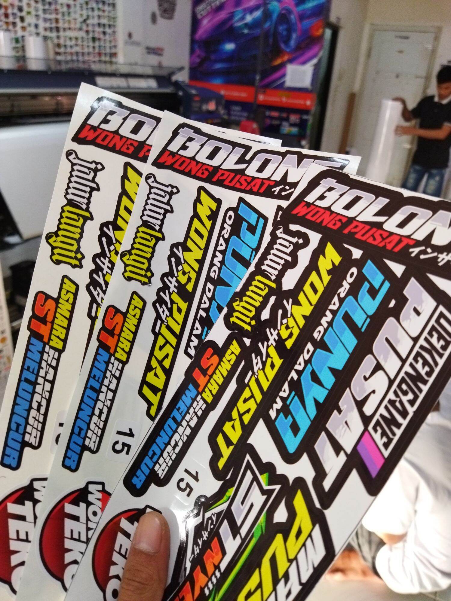 sticker racing Vinyl bahan camel sticker dekengan pusat print & cut ...