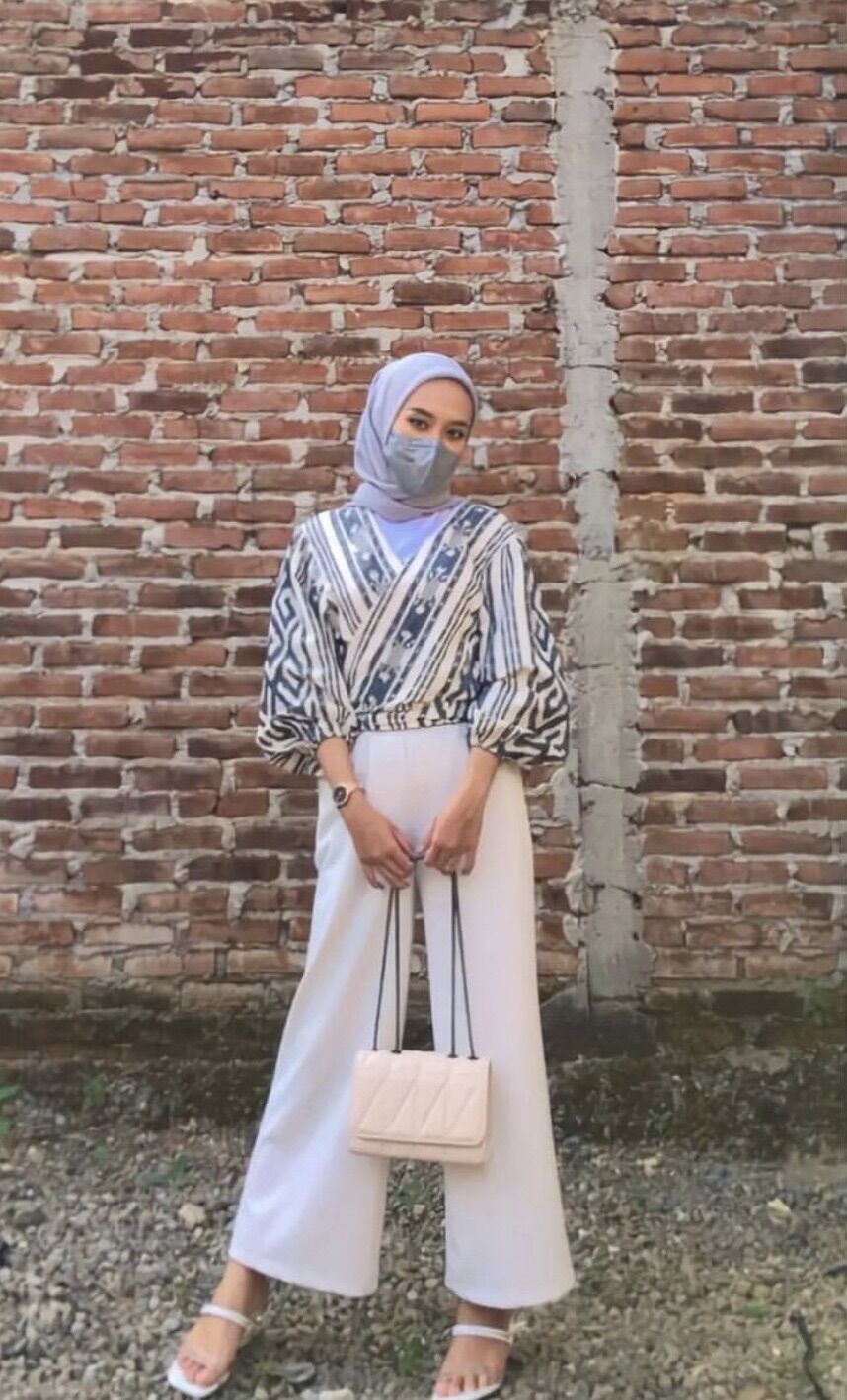 OUTER TENUN WHITE TRJ | Lazada Indonesia