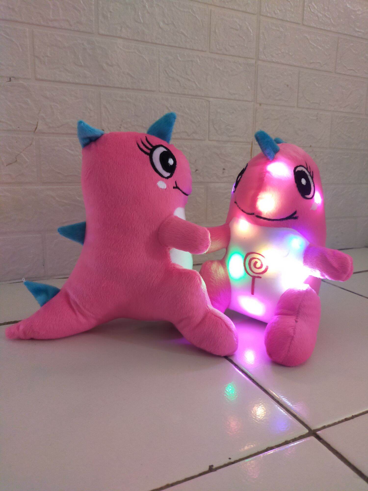 terbaru boneka dinosaurus duduk nyala dan murah / boneka dinosaurus ...